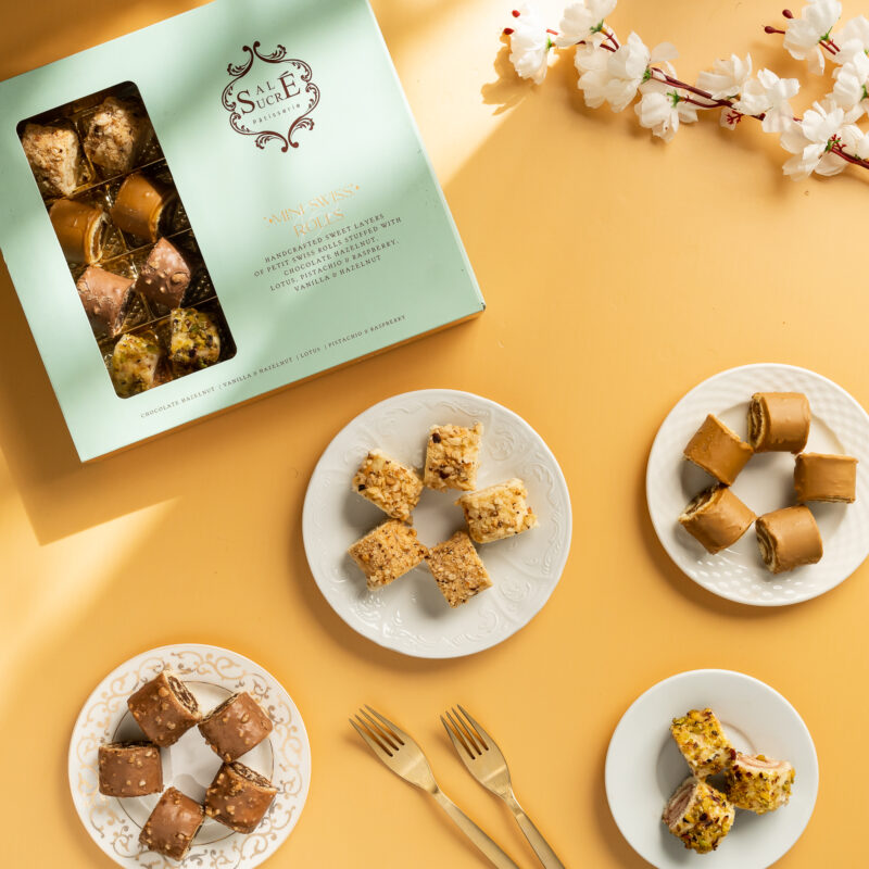 Assorted Gâteaux Soirée Platter 30 Pcs – Salé Sucré Pâtisserie